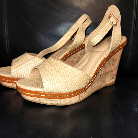 CL by Laundry | Shoes | New Cl By Laundry Straw Look Wedge Sandal In ...